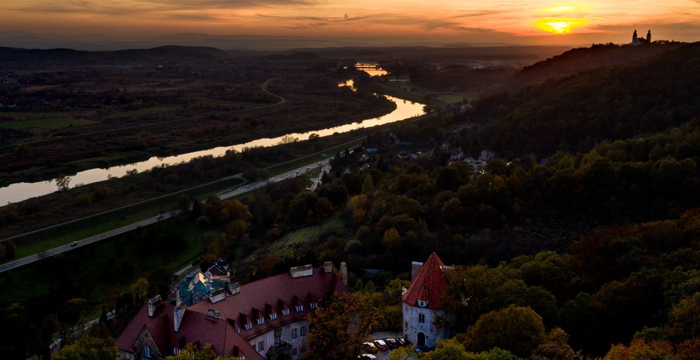 Zinar Castle i zabytkowa Baszta - Kraków - hotel, restauracja, opinie ...